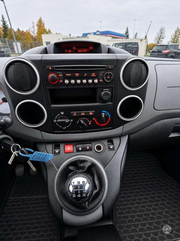 Melns Citroen Berlingo 2016 Pakruojis, ar dzinēja tilpumu 1.60 L un nobraukumu 186 tūkst. km par 5000 €, foto 11 vietnē AUTOMOTO.COM.LV
