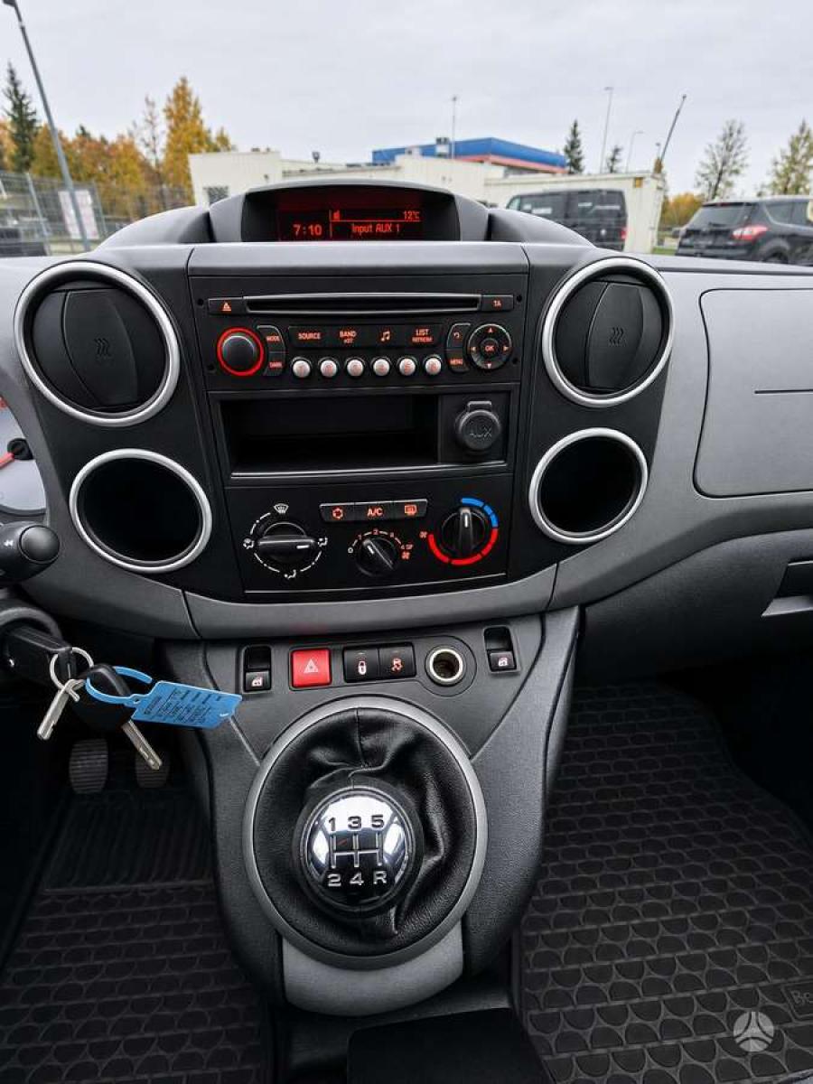 Melns Citroen Berlingo 2016 Pakruojis, ar dzinēja tilpumu 1.60 L un nobraukumu 186 tūkst. km par 5000 €, foto 11 vietnē AUTOMOTO.COM.LV