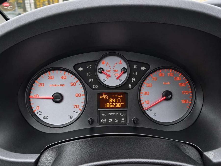 Melns Citroen Berlingo 2016 Pakruojis, ar dzinēja tilpumu 1.60 L un nobraukumu 186 tūkst. km par 5000 €, foto 12 vietnē AUTOMOTO.COM.LV