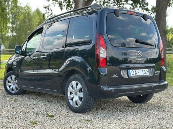 Black Citroen Berlingo 2017 in Jelgava, with an engine capacity of 1.20 L and mileage of 0 thousand km for 4890 €, photo 6 on AUTOMOTO.COM.LV