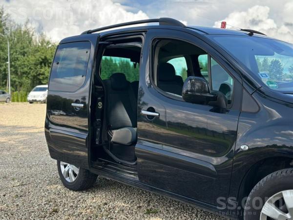 Black Citroen Berlingo 2017 in Jelgava, with an engine capacity of 1.20 L and mileage of 0 thousand km for 4890 €, photo 8 on AUTOMOTO.COM.LV