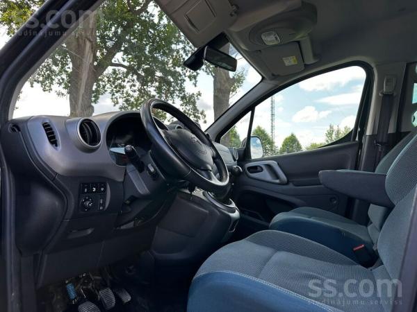 Black Citroen Berlingo 2017 in Jelgava, with an engine capacity of 1.20 L and mileage of 0 thousand km for 4890 €, photo 9 on AUTOMOTO.COM.LV