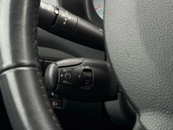 Black Citroen Berlingo 2017 in Riga, with an engine capacity of 1.20 L and mileage of 197 thousand km for 5990 €, photo 6 on AUTOMOTO.COM.LV
