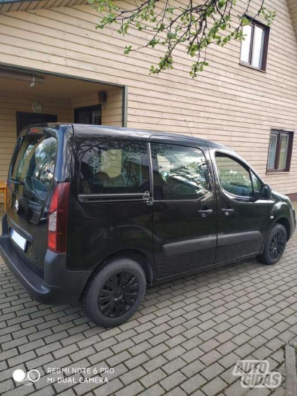 Melns Citroen Berlingo 2018 Marijampole, ar dzinēja tilpumu 1.60 L un nobraukumu 199 tūkst. km par 5900 €, foto 4 vietnē AUTOMOTO.COM.LV