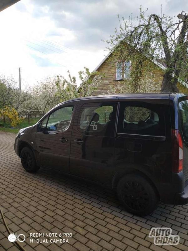 Melns Citroen Berlingo 2018 Marijampole, ar dzinēja tilpumu 1.60 L un nobraukumu 199 tūkst. km par 5900 €, foto 3 vietnē AUTOMOTO.COM.LV