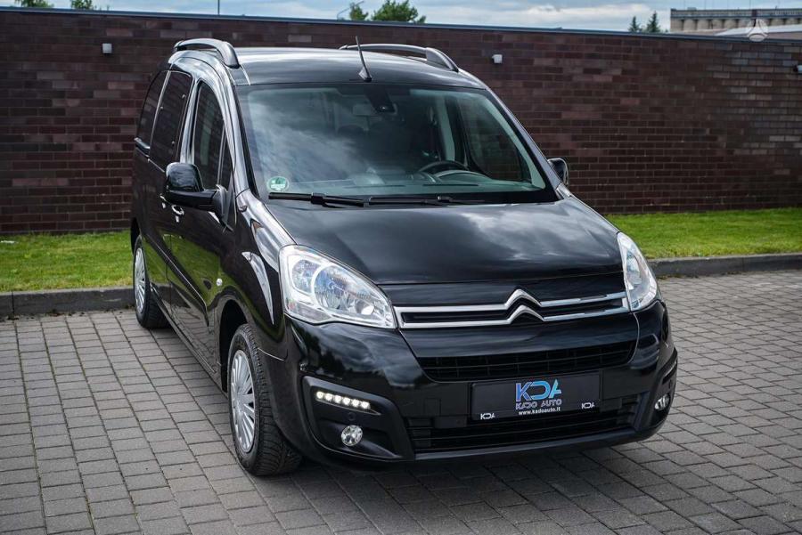 Melns Citroen Berlingo 2018 Marijampole, ar dzinēja tilpumu 1.20 L un nobraukumu 130 tūkst. km par 6950 €, foto 3 vietnē AUTOMOTO.COM.LV