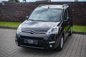 Melns Citroen Berlingo 2018 Marijampole, ar dzinēja tilpumu 1.20 L un nobraukumu 130 tūkst. km par 6950 €, foto 5 vietnē AUTOMOTO.COM.LV