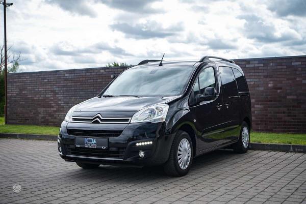 Melns Citroen Berlingo 2018 Marijampole, ar dzinēja tilpumu 1.20 L un nobraukumu 130 tūkst. km par 6950 €, foto 5 vietnē AUTOMOTO.COM.LV