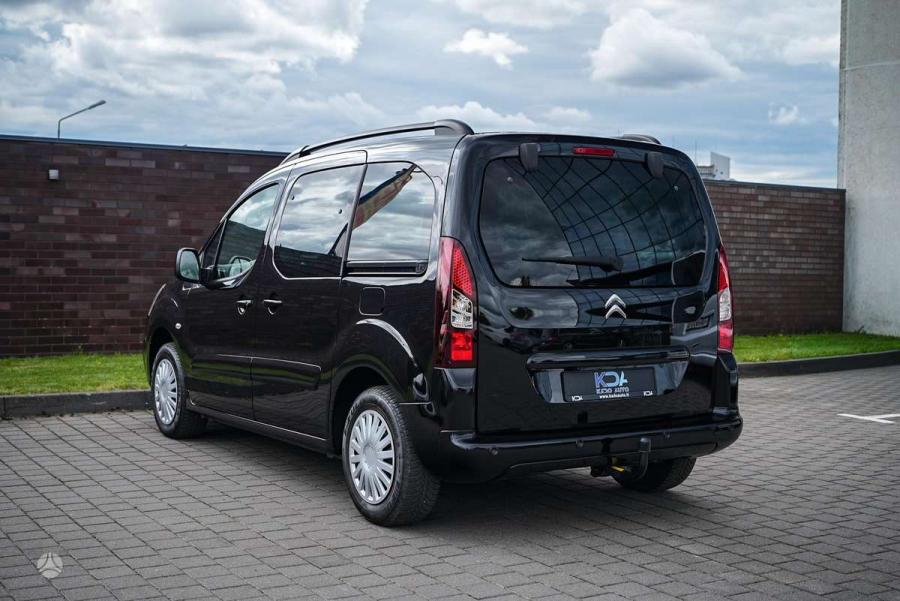 Melns Citroen Berlingo 2018 Marijampole, ar dzinēja tilpumu 1.20 L un nobraukumu 130 tūkst. km par 6950 €, foto 7 vietnē AUTOMOTO.COM.LV