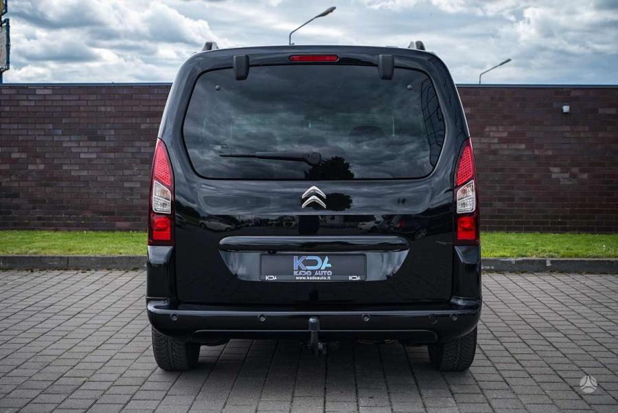 Melns Citroen Berlingo 2018 Marijampole, ar dzinēja tilpumu 1.20 L un nobraukumu 130 tūkst. km par 6950 €, foto 9 vietnē AUTOMOTO.COM.LV
