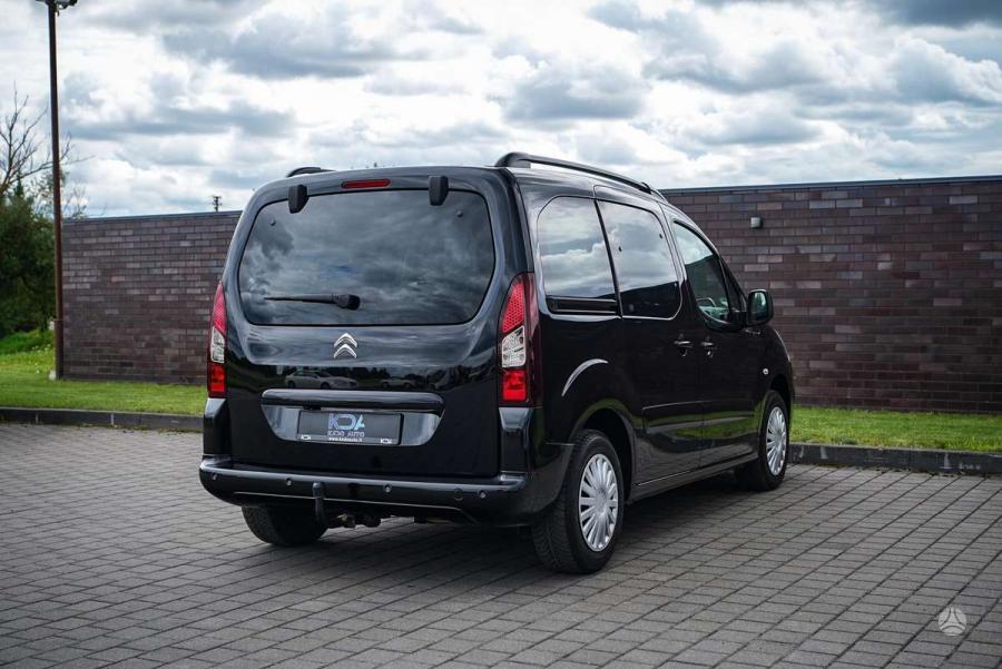 Melns Citroen Berlingo 2018 Marijampole, ar dzinēja tilpumu 1.20 L un nobraukumu 130 tūkst. km par 6950 €, foto 11 vietnē AUTOMOTO.COM.LV