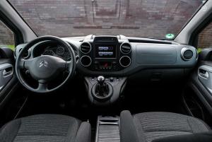 Melns Citroen Berlingo 2018 Marijampole, ar dzinēja tilpumu 1.20 L un nobraukumu 130 tūkst. km par 6950 €, foto 14 vietnē AUTOMOTO.COM.LV