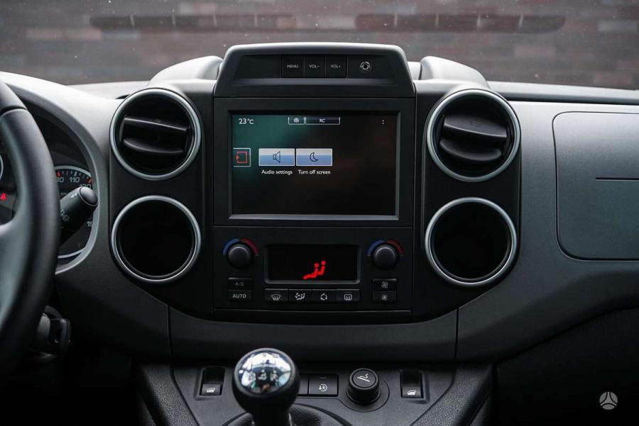 Melns Citroen Berlingo 2018 Marijampole, ar dzinēja tilpumu 1.20 L un nobraukumu 130 tūkst. km par 6950 €, foto 17 vietnē AUTOMOTO.COM.LV