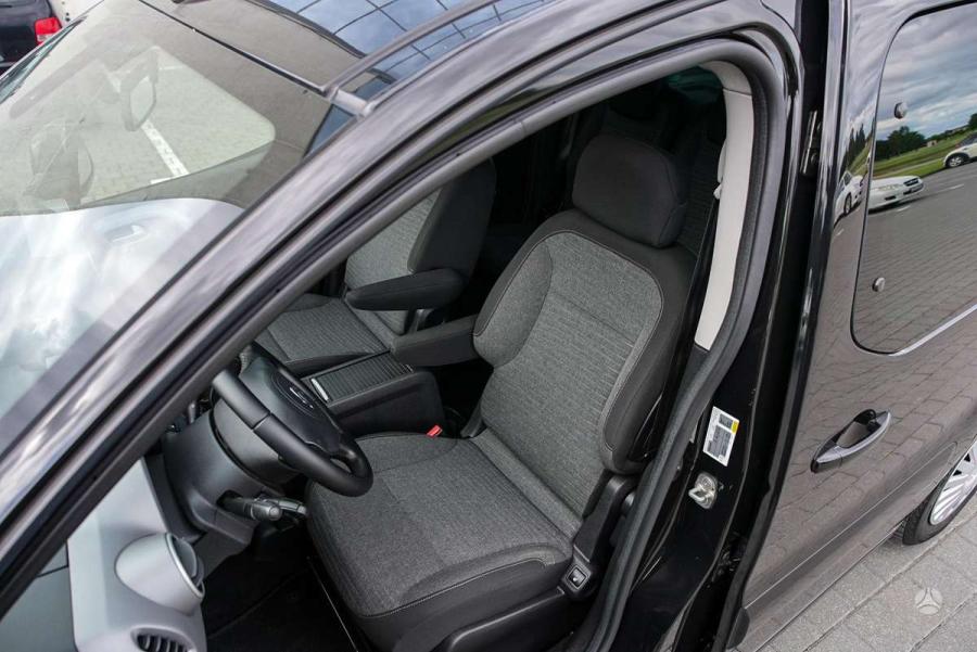 Melns Citroen Berlingo 2018 Marijampole, ar dzinēja tilpumu 1.20 L un nobraukumu 130 tūkst. km par 6950 €, foto 26 vietnē AUTOMOTO.COM.LV