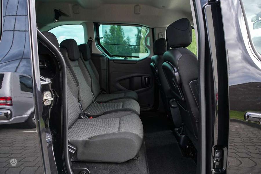 Melns Citroen Berlingo 2018 Marijampole, ar dzinēja tilpumu 1.20 L un nobraukumu 130 tūkst. km par 6950 €, foto 31 vietnē AUTOMOTO.COM.LV