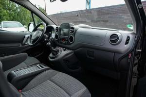 Melns Citroen Berlingo 2018 Marijampole, ar dzinēja tilpumu 1.20 L un nobraukumu 130 tūkst. km par 6950 €, foto 34 vietnē AUTOMOTO.COM.LV
