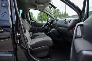 Melns Citroen Berlingo 2018 Marijampole, ar dzinēja tilpumu 1.20 L un nobraukumu 130 tūkst. km par 6950 €, foto 35 vietnē AUTOMOTO.COM.LV