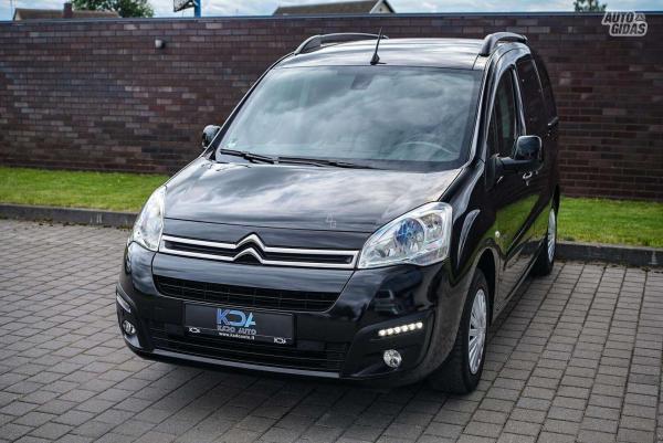 Melns Citroen Berlingo 2018 Kauņa, ar dzinēja tilpumu 1.20 L un nobraukumu 130 tūkst. km par 6950 €, foto 4 vietnē AUTOMOTO.COM.LV