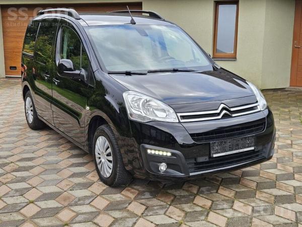 Melns Citroen Berlingo 2018 Talsi, ar dzinēja tilpumu 1.20 L un nobraukumu 152 tūkst. km par 5950 €, foto 3 vietnē AUTOMOTO.COM.LV