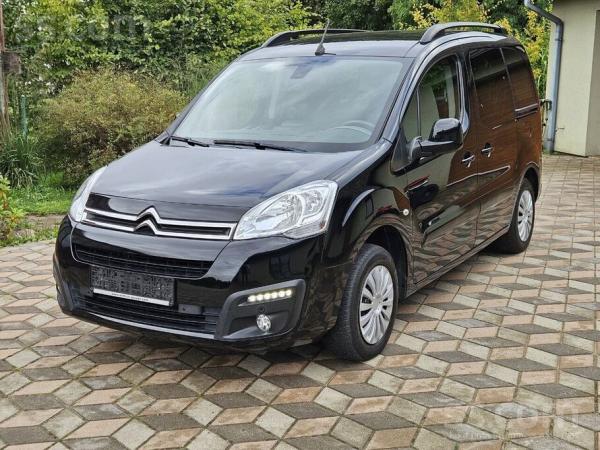 Melns Citroen Berlingo 2018 Talsi, ar dzinēja tilpumu 1.20 L un nobraukumu 152 tūkst. km par 5950 €, foto 4 vietnē AUTOMOTO.COM.LV