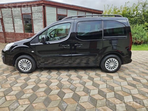 Melns Citroen Berlingo 2018 Talsi, ar dzinēja tilpumu 1.20 L un nobraukumu 152 tūkst. km par 5950 €, foto 7 vietnē AUTOMOTO.COM.LV