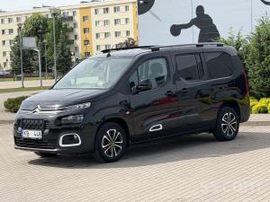 Black Citroen Berlingo 2019 in Riga, with an engine capacity of 1.20 L and mileage of 100 thousand km for 15490 €, photo 4 on AUTOMOTO.COM.LV
