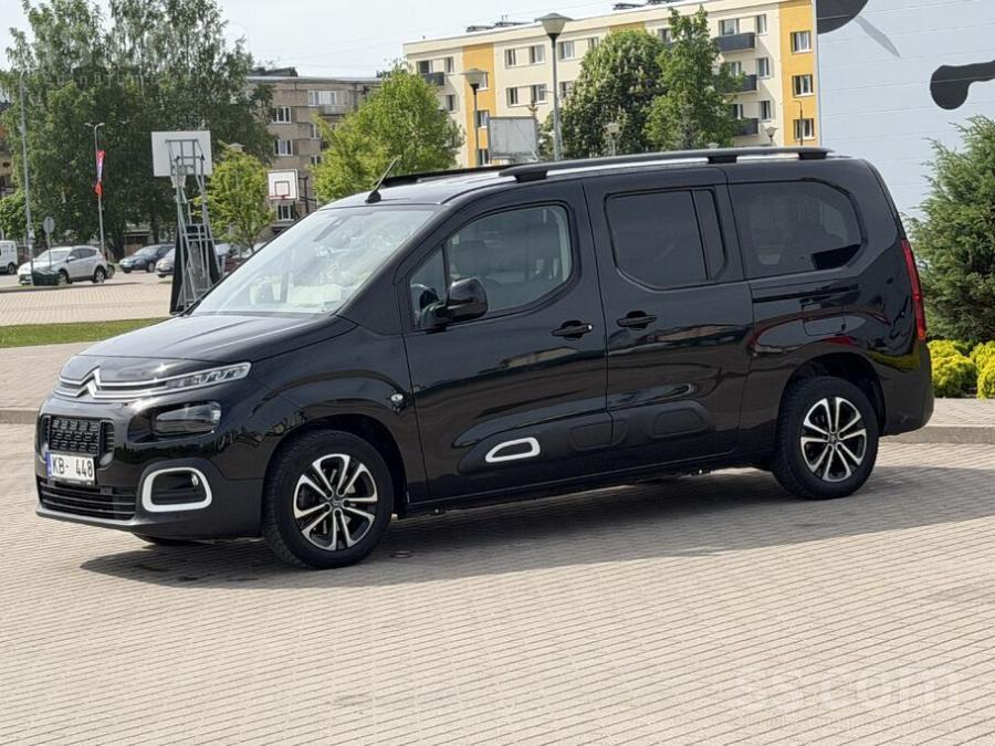 Black Citroen Berlingo 2019 in Riga, with an engine capacity of 1.20 L and mileage of 100 thousand km for 15490 €, photo 5 on AUTOMOTO.COM.LV