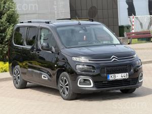 Black Citroen Berlingo 2019 in Riga, with an engine capacity of 1.20 L and mileage of 100 thousand km for 15490 €, photo 10 on AUTOMOTO.COM.LV