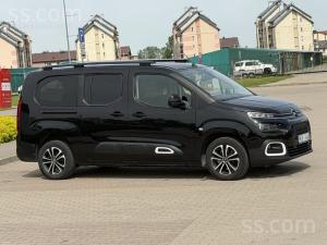 Black Citroen Berlingo 2019 in Riga, with an engine capacity of 1.20 L and mileage of 100 thousand km for 15490 €, photo 11 on AUTOMOTO.COM.LV
