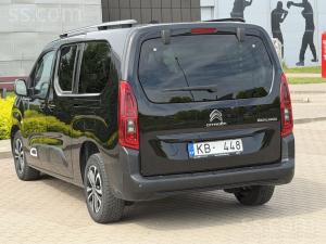 Black Citroen Berlingo 2019 in Riga, with an engine capacity of 1.20 L and mileage of 100 thousand km for 15490 €, photo 16 on AUTOMOTO.COM.LV