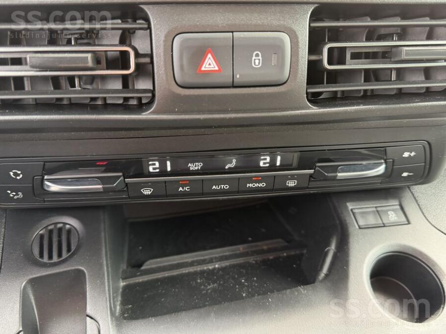 Black Citroen Berlingo 2019 in Riga, with an engine capacity of 1.20 L and mileage of 100 thousand km for 15490 €, photo 28 on AUTOMOTO.COM.LV