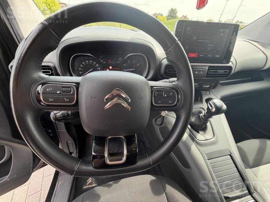 Black Citroen Berlingo 2019 in Riga, with an engine capacity of 1.20 L and mileage of 100 thousand km for 15490 €, photo 30 on AUTOMOTO.COM.LV
