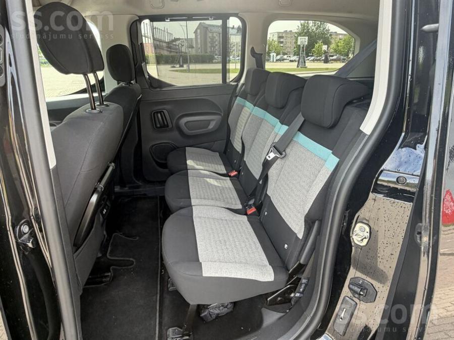 Black Citroen Berlingo 2019 in Riga, with an engine capacity of 1.20 L and mileage of 100 thousand km for 15490 €, photo 35 on AUTOMOTO.COM.LV