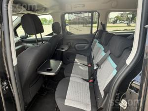 Black Citroen Berlingo 2019 in Riga, with an engine capacity of 1.20 L and mileage of 100 thousand km for 15490 €, photo 36 on AUTOMOTO.COM.LV