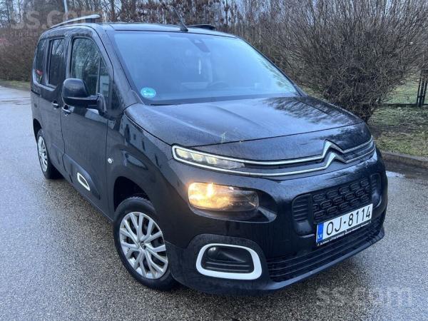 Black Citroen Berlingo 2020 in Riga, with an engine capacity of 1.50 L and mileage of 168 thousand km for 12950 €, photo 1 on AUTOMOTO.COM.LV