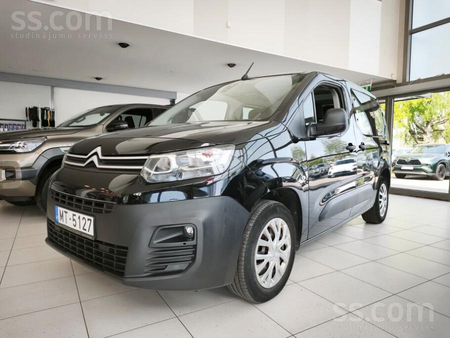 Black Citroen Berlingo 2021 in Riga, with an engine capacity of 1.50 L and mileage of 108 thousand km for 9900 €, photo 1 on AUTOMOTO.COM.LV