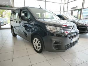Black Citroen Berlingo 2021 in Riga, with an engine capacity of 1.50 L and mileage of 108 thousand km for 9900 €, photo 4 on AUTOMOTO.COM.LV