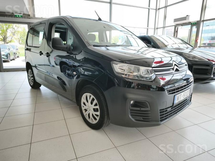 Black Citroen Berlingo 2021 in Riga, with an engine capacity of 1.50 L and mileage of 108 thousand km for 9900 €, photo 4 on AUTOMOTO.COM.LV