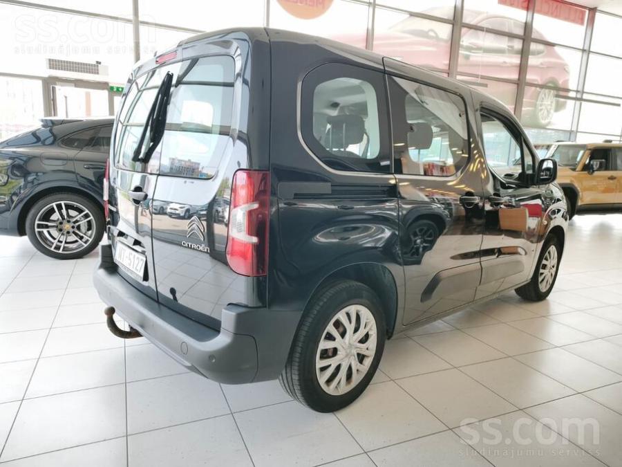 Black Citroen Berlingo 2021 in Riga, with an engine capacity of 1.50 L and mileage of 108 thousand km for 9900 €, photo 5 on AUTOMOTO.COM.LV