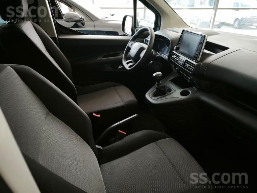 Black Citroen Berlingo 2021 in Riga, with an engine capacity of 1.50 L and mileage of 108 thousand km for 9900 €, photo 8 on AUTOMOTO.COM.LV