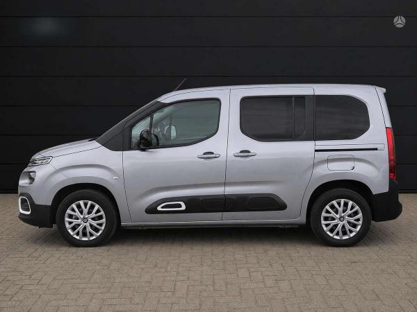 Melns Citroen Berlingo 2021 Viļņa, ar dzinēja tilpumu 1.50 L un nobraukumu 132 tūkst. km par 12950 €, foto 4 vietnē AUTOMOTO.COM.LV