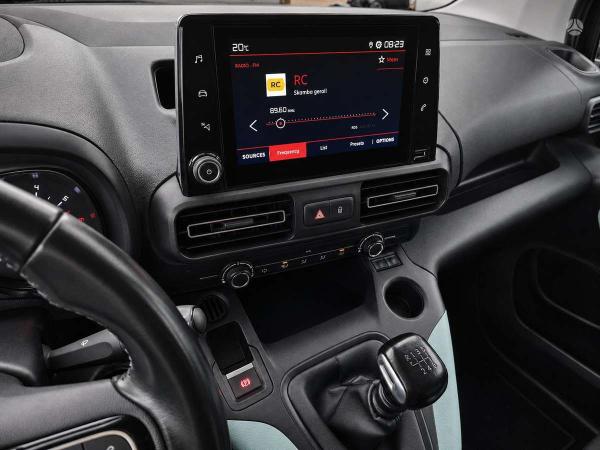 Melns Citroen Berlingo 2021 Viļņa, ar dzinēja tilpumu 1.50 L un nobraukumu 132 tūkst. km par 12950 €, foto 10 vietnē AUTOMOTO.COM.LV