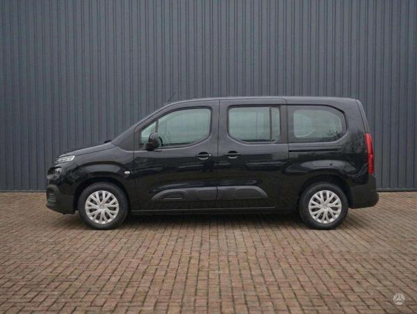 Black Citroen Berlingo 2021 in Vilnius, with an engine capacity of 1.20 L and mileage of 126 thousand km for 12250 €, photo 2 on AUTOMOTO.COM.LV
