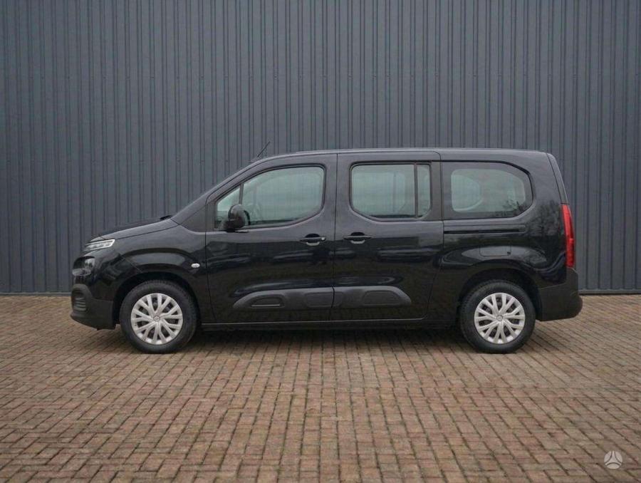 Melns Citroen Berlingo 2021 Viļņa, ar dzinēja tilpumu 1.20 L un nobraukumu 126 tūkst. km par 12250 €, foto 3 vietnē AUTOMOTO.COM.LV
