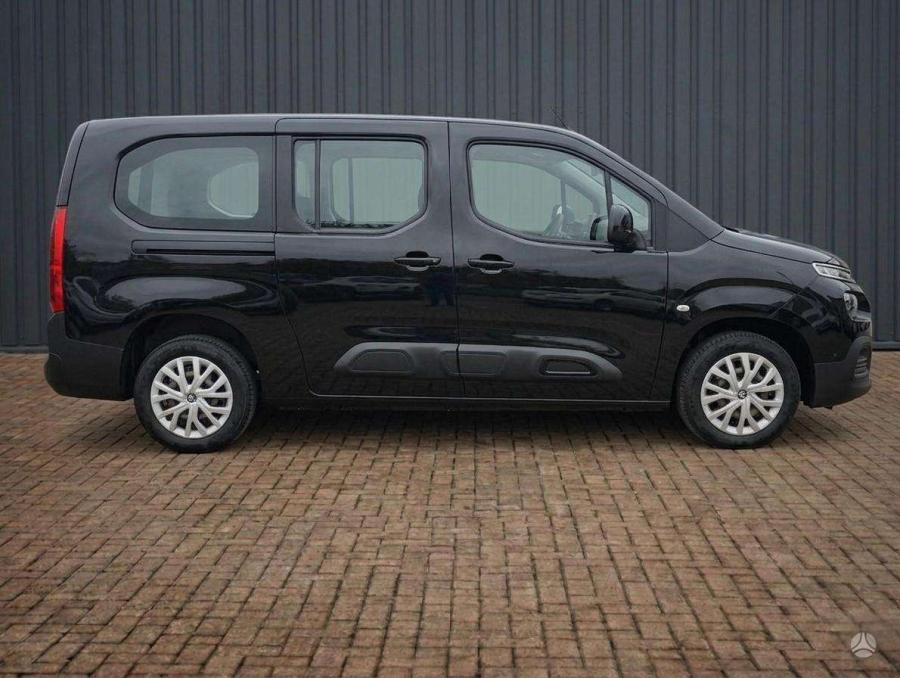 Melns Citroen Berlingo 2021 Viļņa, ar dzinēja tilpumu 1.20 L un nobraukumu 126 tūkst. km par 12250 €, foto 5 vietnē AUTOMOTO.COM.LV