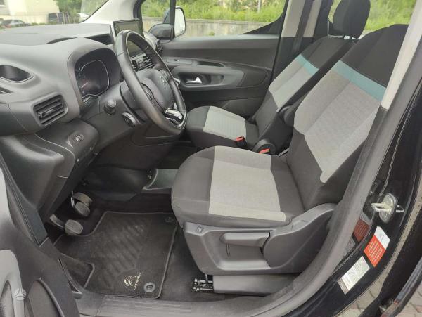 Black Citroen Berlingo 2021 in Vilnius, with an engine capacity of 1.20 L and mileage of 126 thousand km for 12250 €, photo 5 on AUTOMOTO.COM.LV