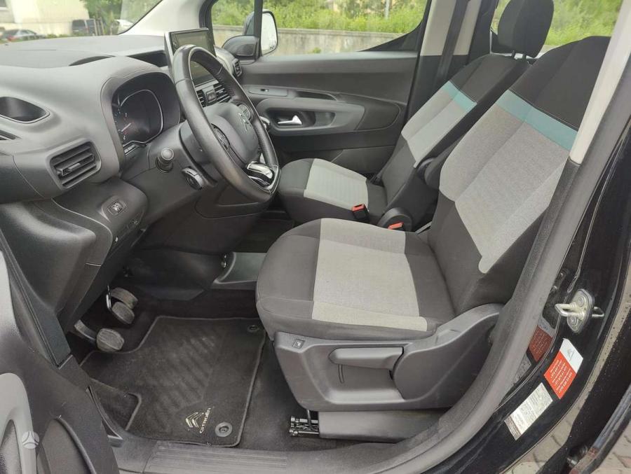 Melns Citroen Berlingo 2021 Viļņa, ar dzinēja tilpumu 1.20 L un nobraukumu 126 tūkst. km par 12250 €, foto 6 vietnē AUTOMOTO.COM.LV