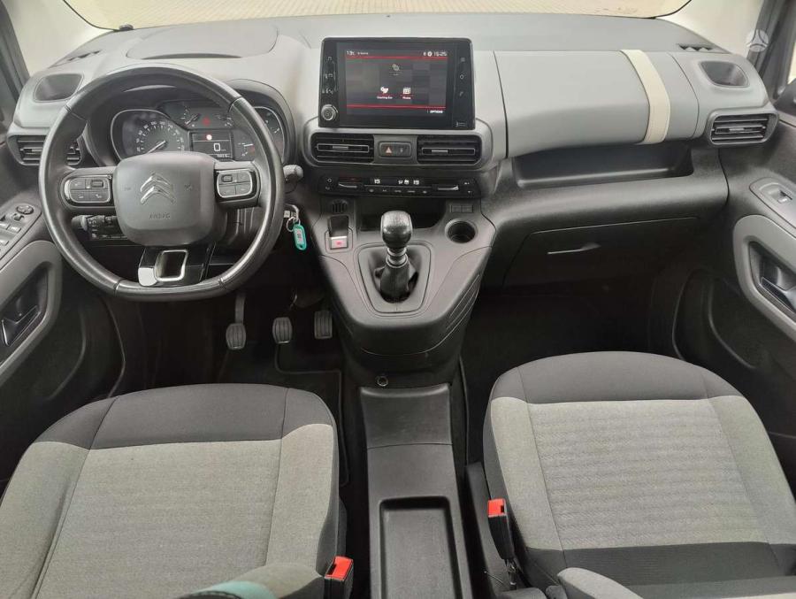 Melns Citroen Berlingo 2021 Viļņa, ar dzinēja tilpumu 1.20 L un nobraukumu 126 tūkst. km par 12250 €, foto 8 vietnē AUTOMOTO.COM.LV