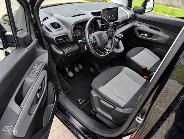 Citroen Berlingo 2021 Viļņa vietnē Melns Citroen Berlingo 2021 Viļņa, ar dzinēja tilpumu 1.20 L un nobraukumu 126 tūkst. km par 10550 €, foto 8 vietnē AUTOMOTO.COM.LV