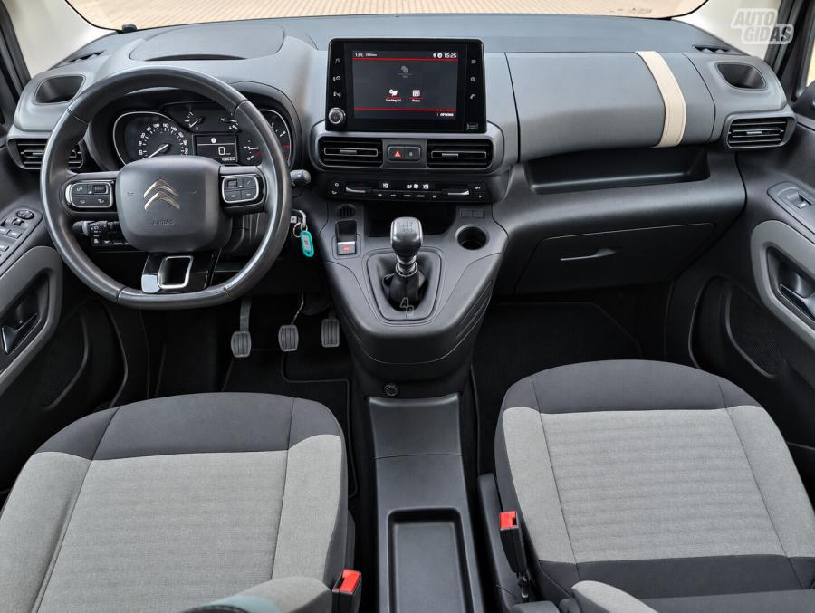 Melns Citroen Berlingo 2021 Viļņa, ar dzinēja tilpumu 1.20 L un nobraukumu 126 tūkst. km par 10550 €, foto 11 vietnē AUTOMOTO.COM.LV